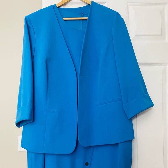 Kasper | Other | Kasper Blue Suit Blazer Is 6w And Dress Is 18w Great ...